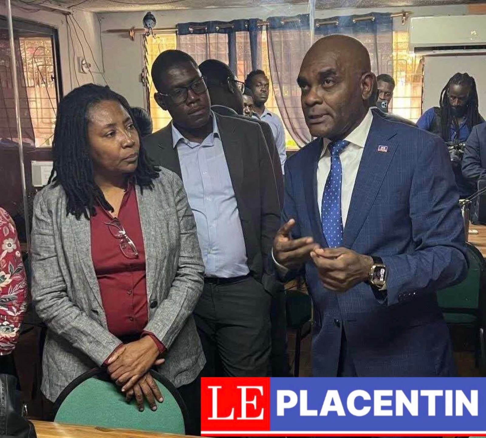 Les membres de la commission d’évaluation de la RTNH effectuent une ...